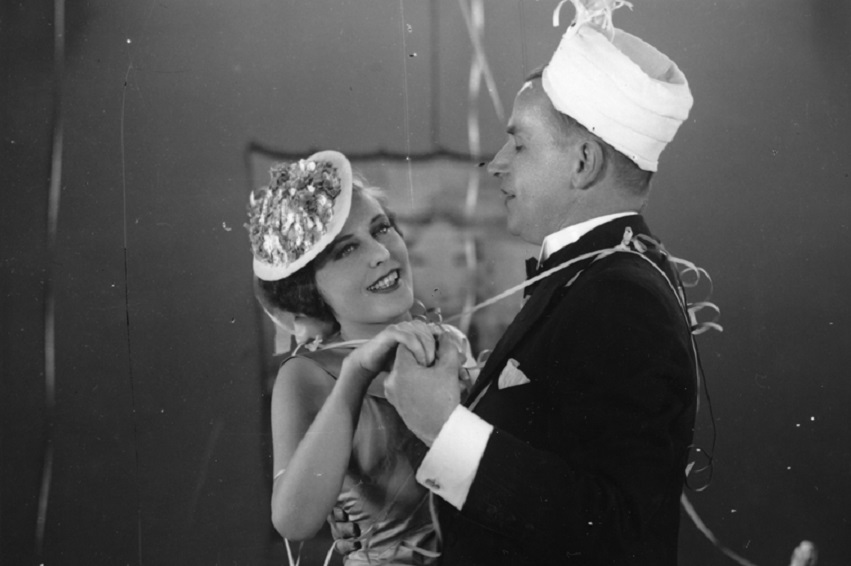 Tänään TV:ssä Stockmannin tavaratalossa kuvattu komedia – pääosaan ...