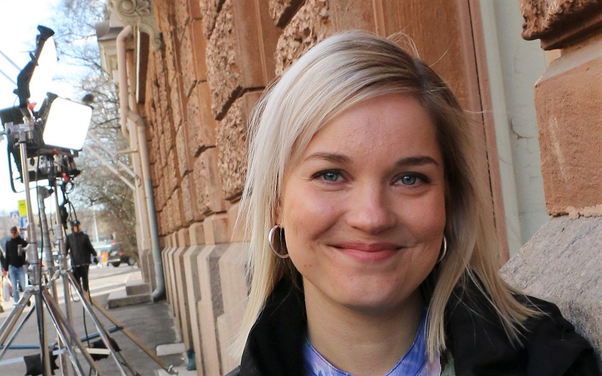 Näyttelijä Anna Böhm lukee lapsuuden suosikkikirjoja äänikirjoiksi ...