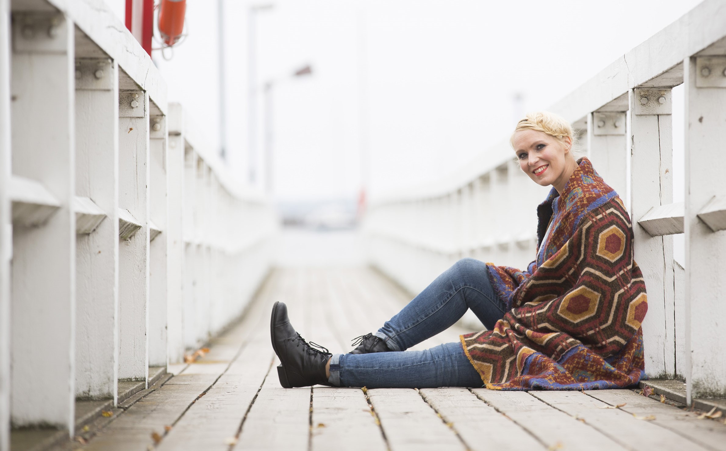 Kirjailija Sanna Wikström odottaa alkavalta kirjavuodelta uutta ...