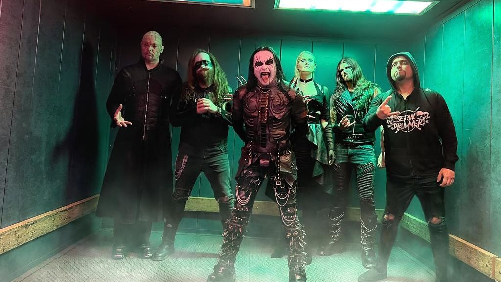 Cradle Of Filthin sisäinen kuohuntaa paisuu – kitaristi jättää bändin ...